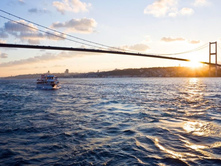 Istanbul Bosphorus Tour: A Mesmerizing Journey - Sunset Cruise on the Istanbul Bosphorus ...
